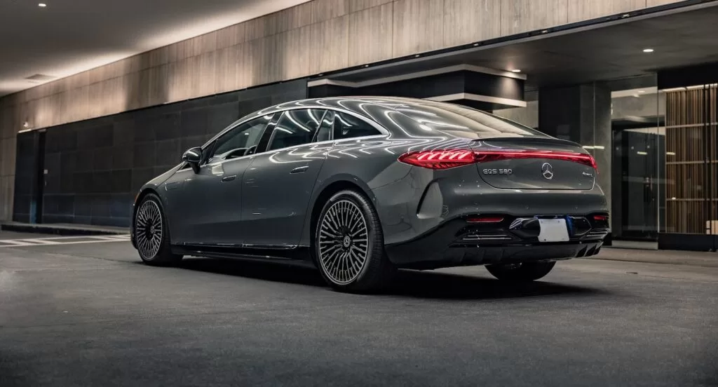 EQS Manufaktur Signature Edition revealed - EV Car & Truck