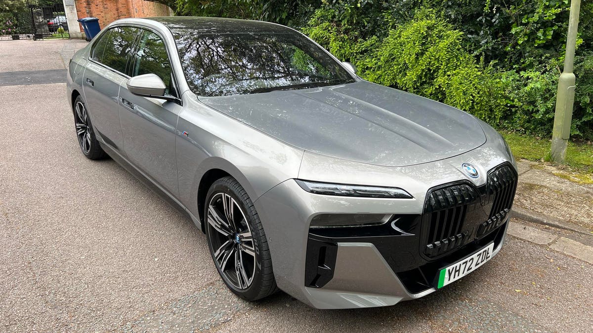 BMW I7 Test Driven - EV Car & Truck