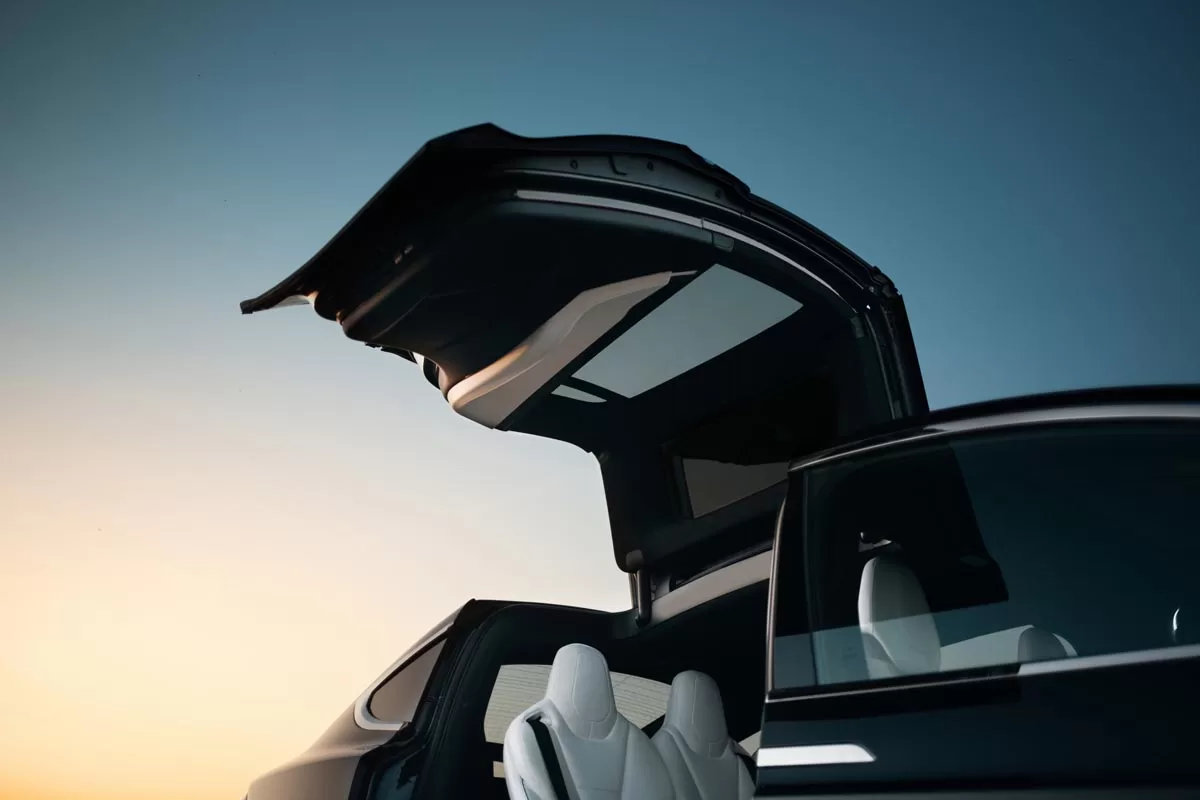 How to Lock Tesla Doors: A Door Lock Guide For Every Tesla Model - EV ...