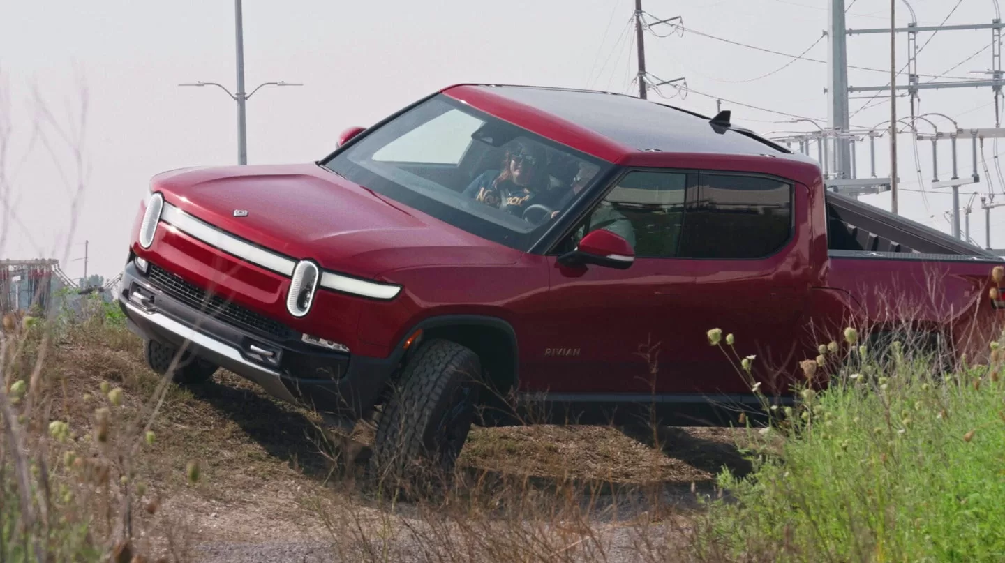 Rivian R1T With 410-Mile Range Arrives With Huge New ‘Max Pack’ Battery ...