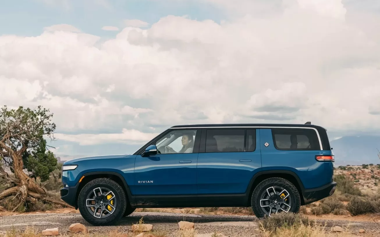 2024 Rivian R1S - EV Car & Truck